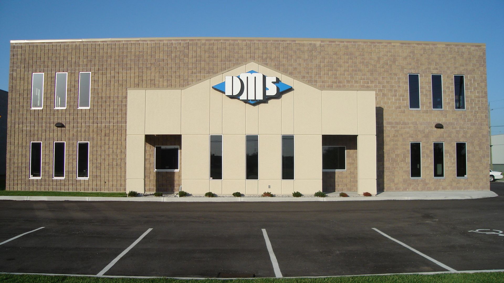 Mold Making Innovation and Excellence | DMS Components